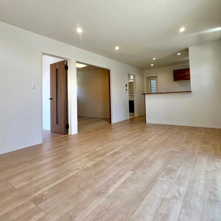 福山市草戸町 K様邸木目が映え4LDKのお家 - DASHホーム（ダッシュホーム）｜広島・福山市のローコスト住宅専門店 ｜新築・ローコスト住宅・中古住宅